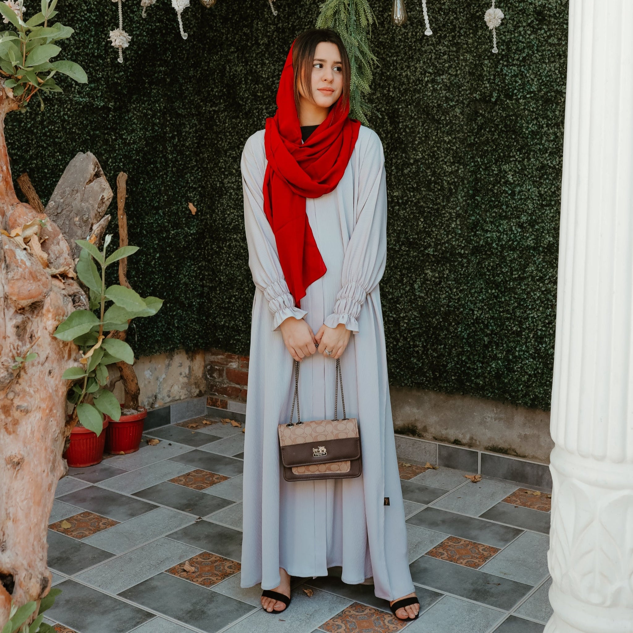 Textured Abayas – Zoom Nida Fabric | Tarha